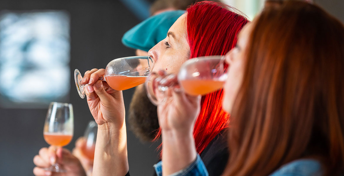 Beer Basics: How To Taste Beer Like A Pro - The Crafty Pint