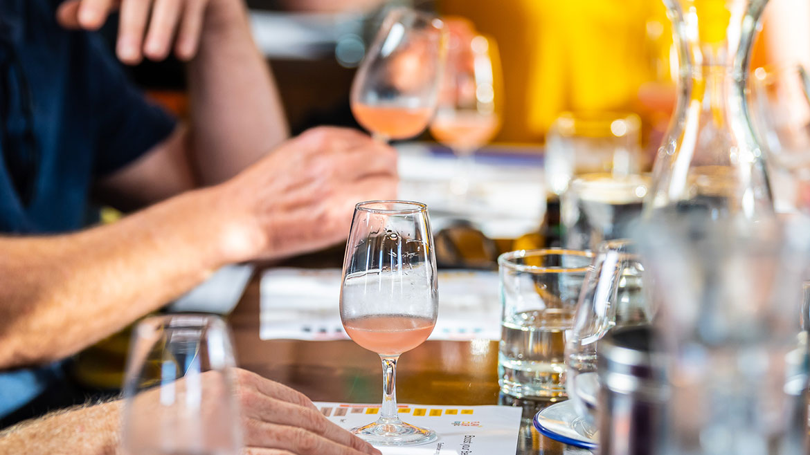 Beer Basics: How To Taste Beer Like A Pro - The Crafty Pint